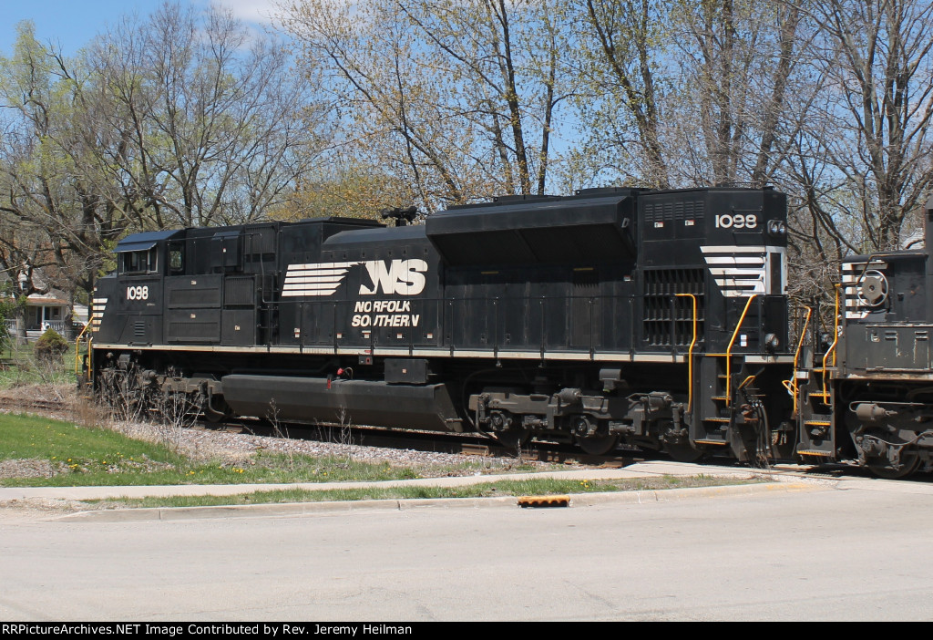 NS 1098 (2)